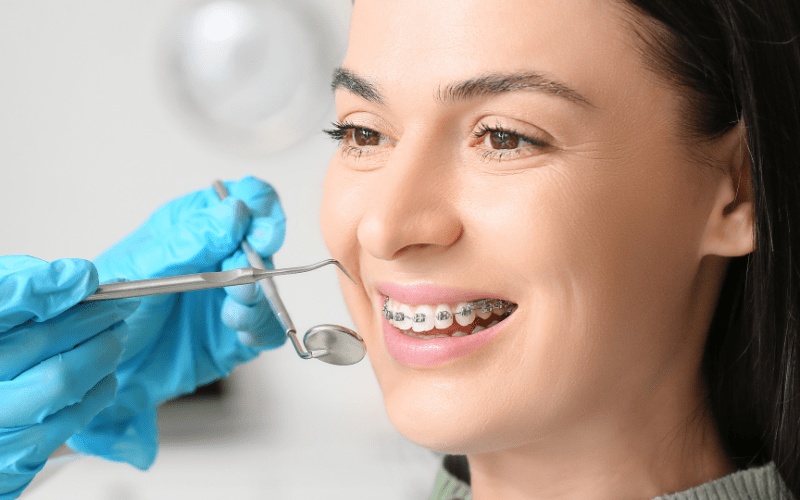 Cómo cuidar los dientes con brackets - Dentista Las Palmas Smilecare